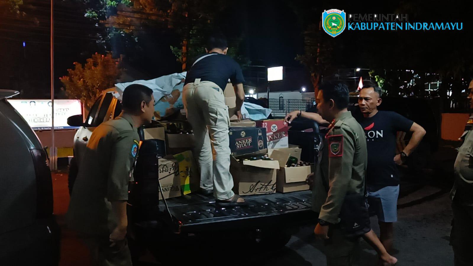 Laksanakan Giat Penindakan Gangguan Trantibum, Satpol-Pp dan Damkar Kembali Sita Ratusan Botol ...